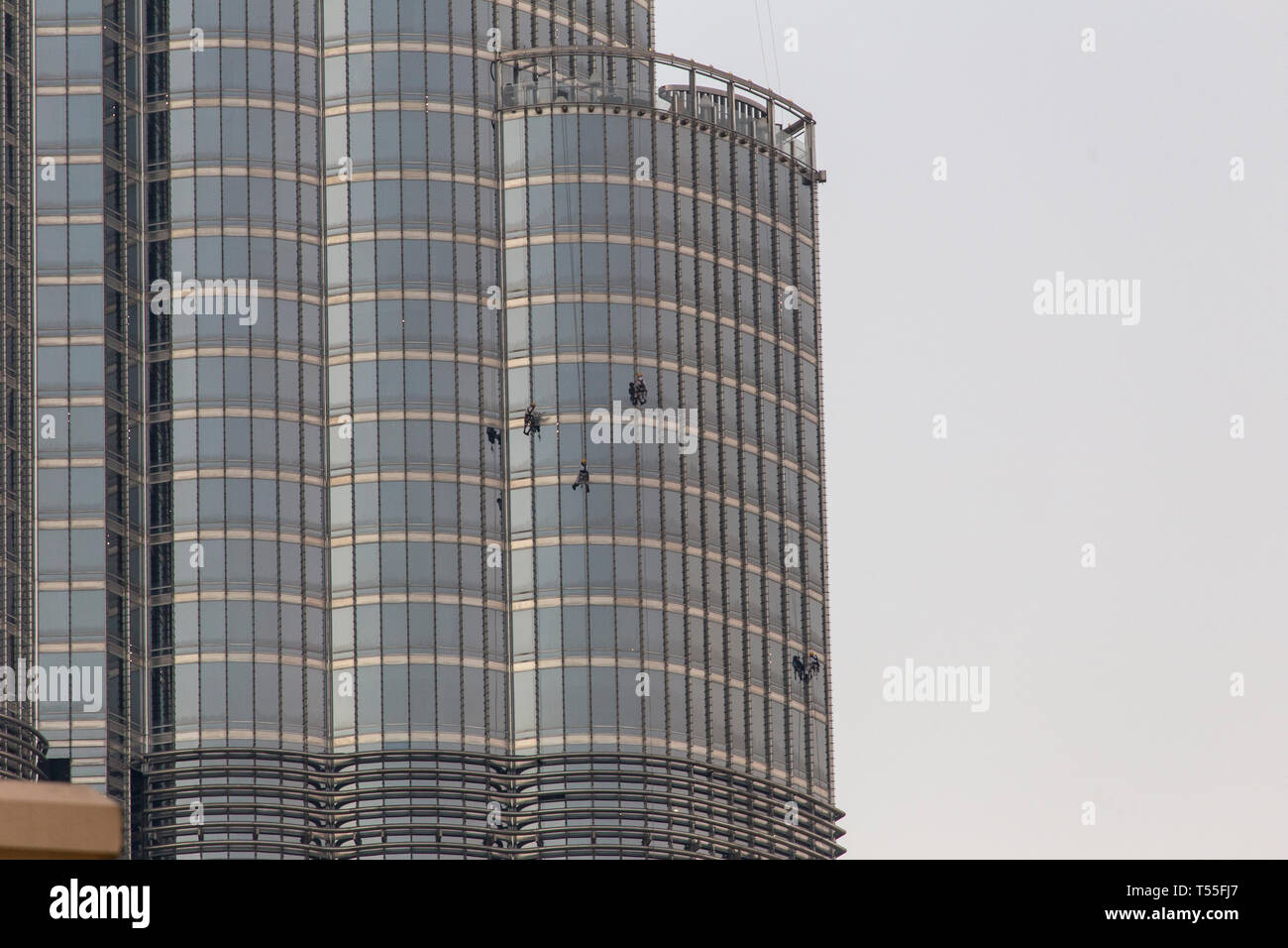 UAE, Dubai, Burj Khalifa, workers cleaning the glass windows Stock ...