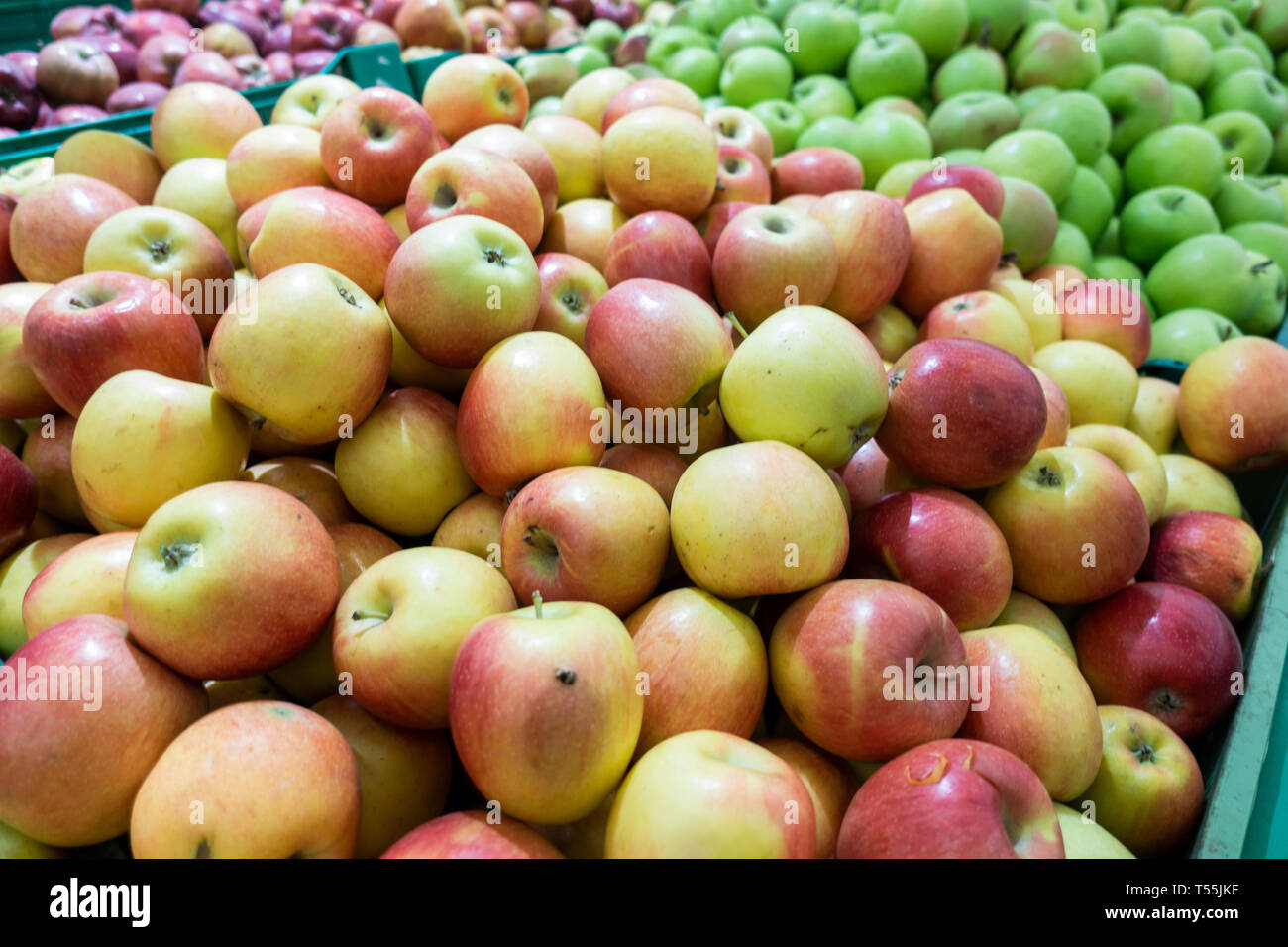 Green apple fruits hi-res stock photography and images - Alamy