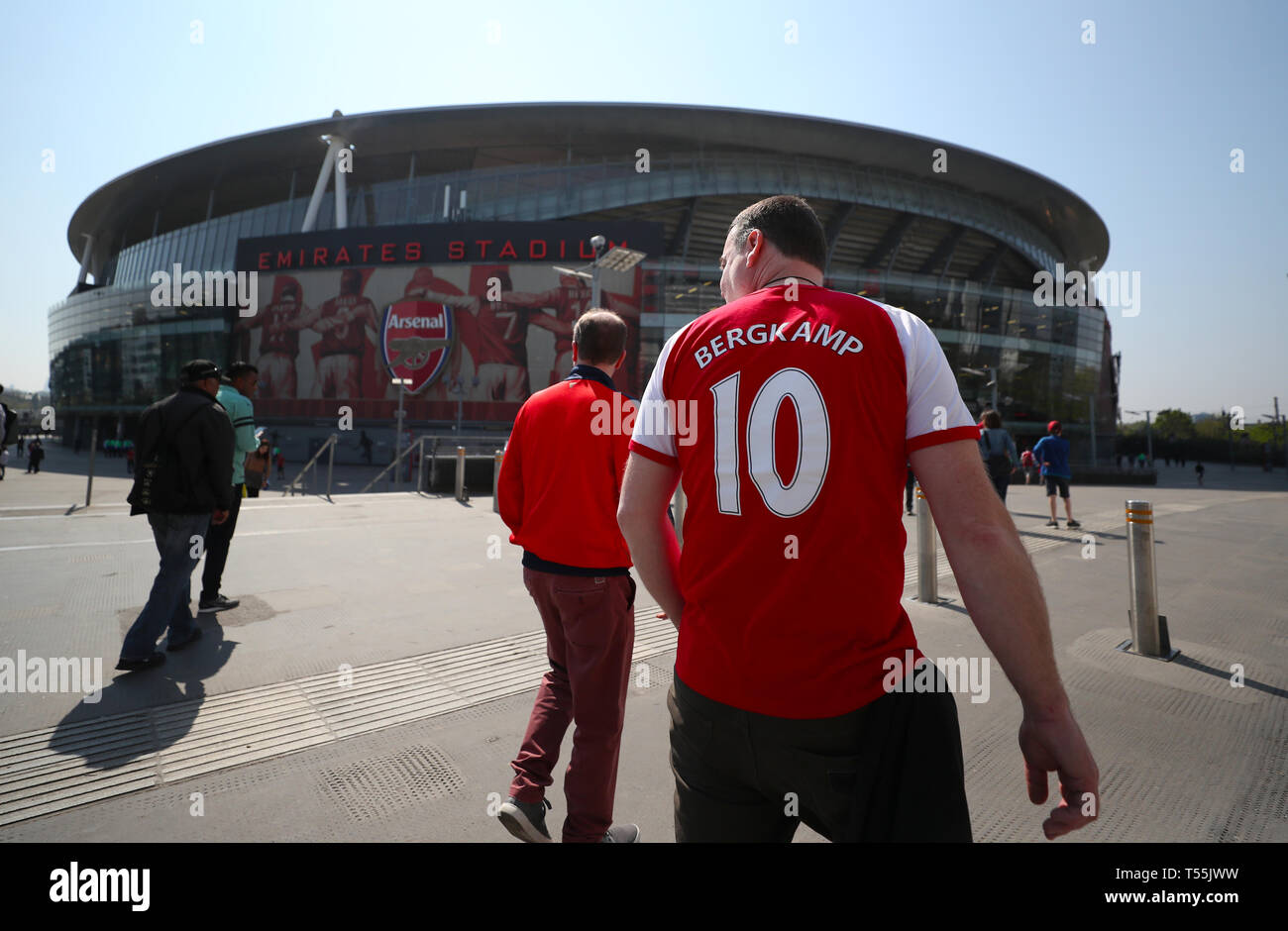 Arsenal fans arriving ahead of the Premier League match at The Emirates ...