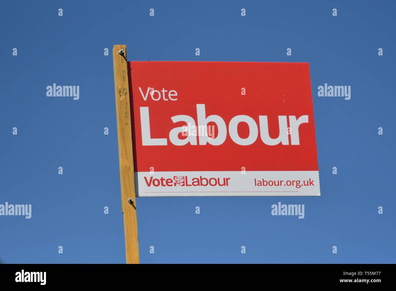 Vote labour and sign hi-res stock photography and images - Alamy