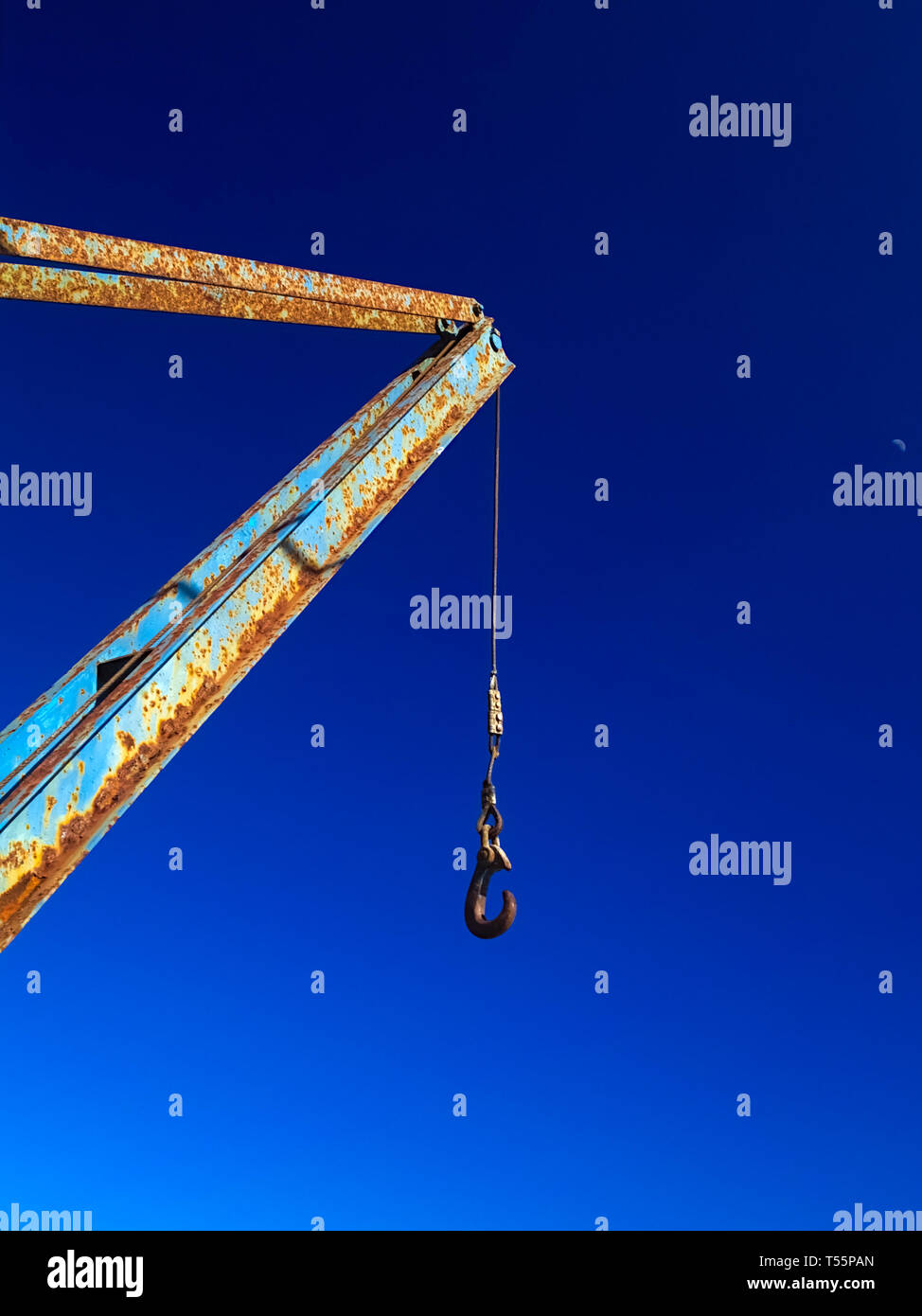 Rusty crane hi-res stock photography and images - Alamy