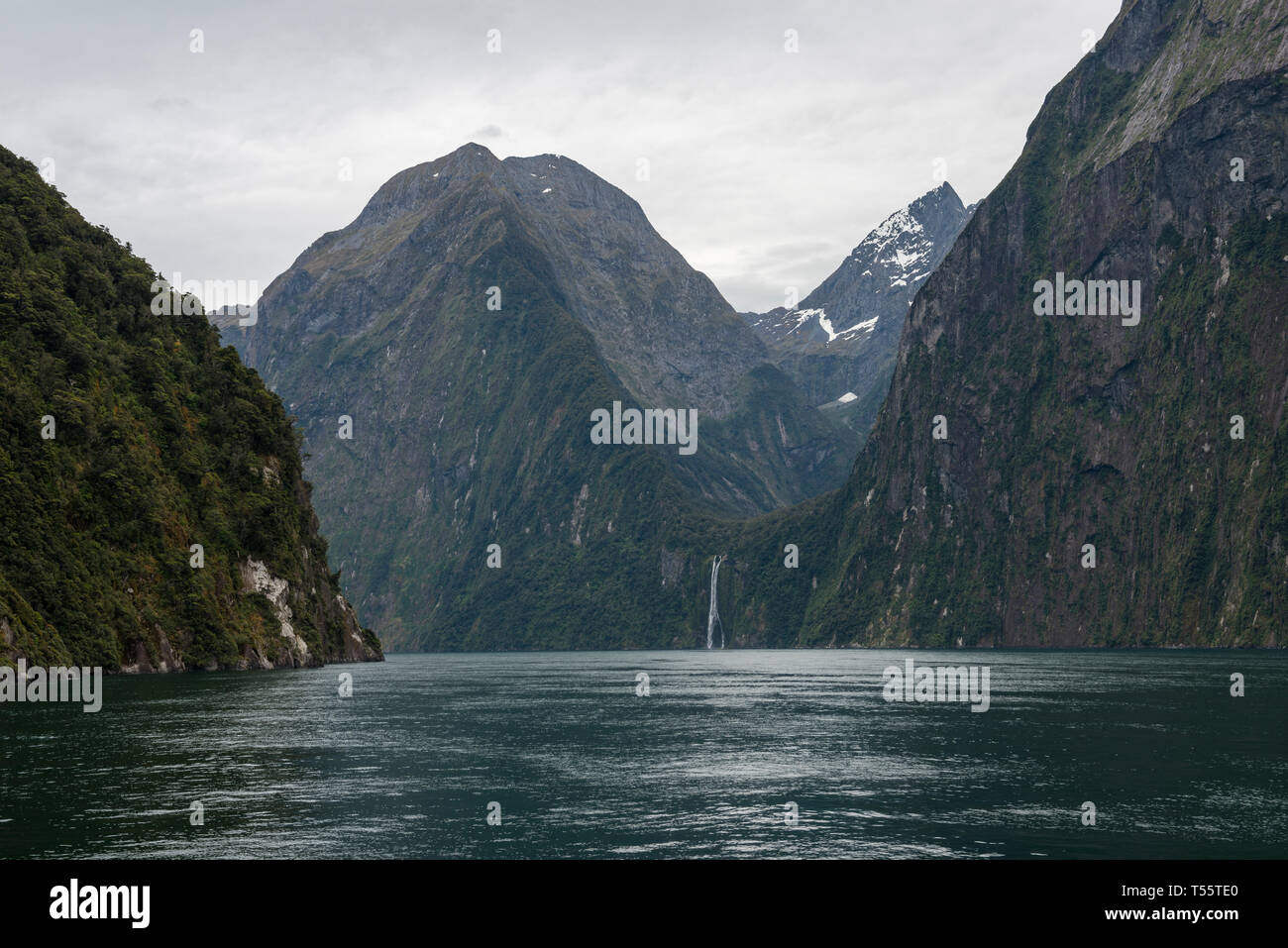 New zealand south island new zealand hi-res stock photography and ...