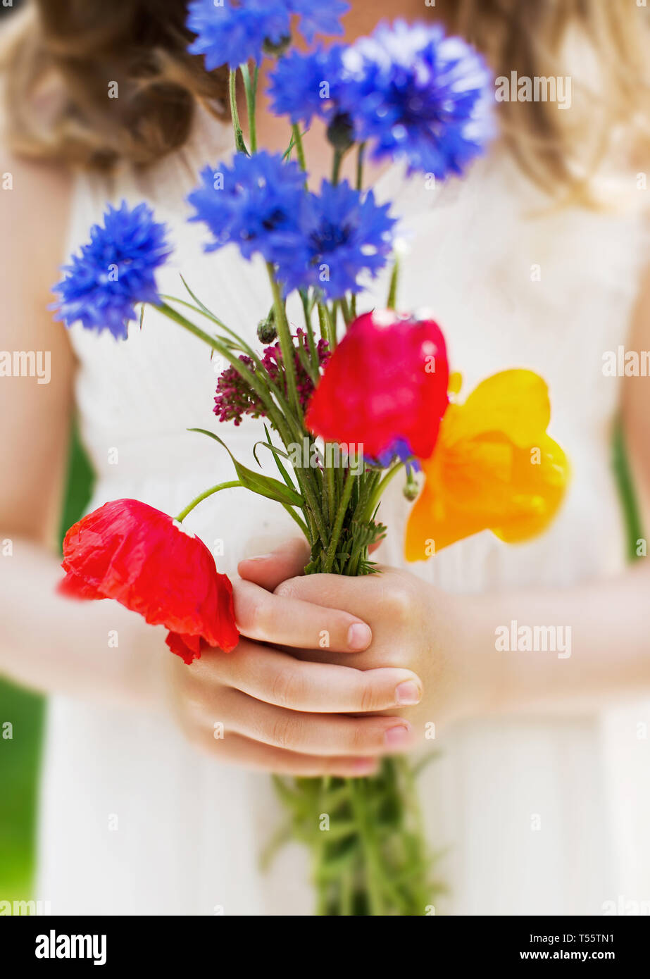 Summer girl flowers in hi-res stock photography and images - Alamy