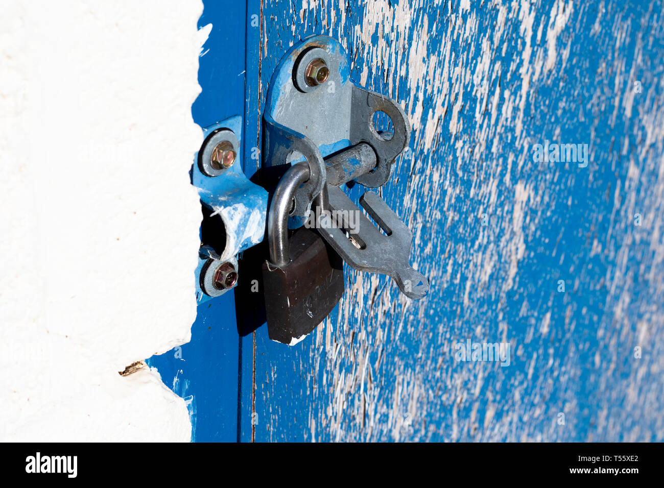 Bolted door mechanism hi-res stock photography and images - Alamy
