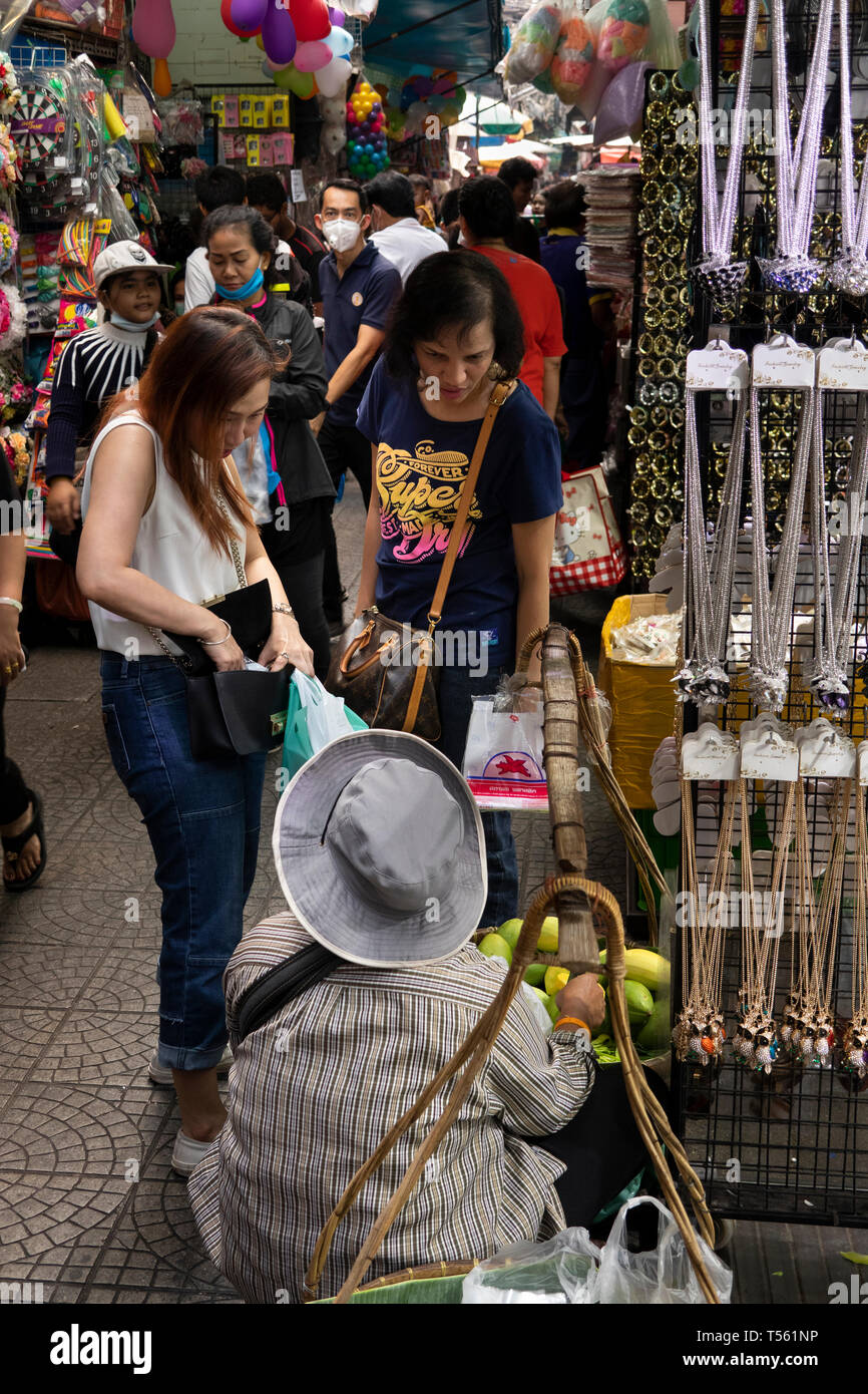Thailand, Bangkok, Chinatown, Yaowarat, Sampeng Lane market, Soi Wanit ...