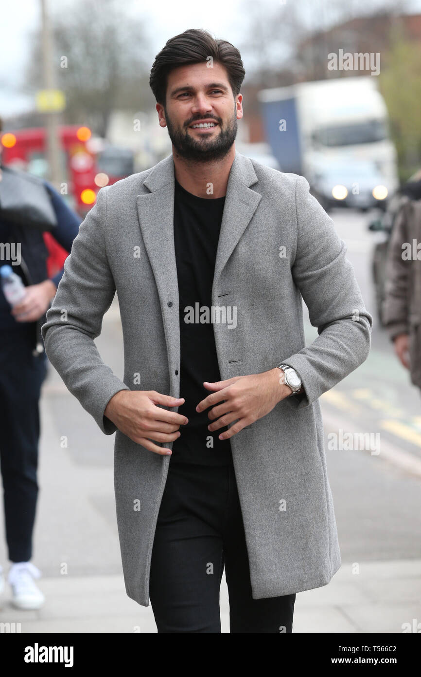The male members of the cast of TOWIE film scenes at The Gallery Bar ...