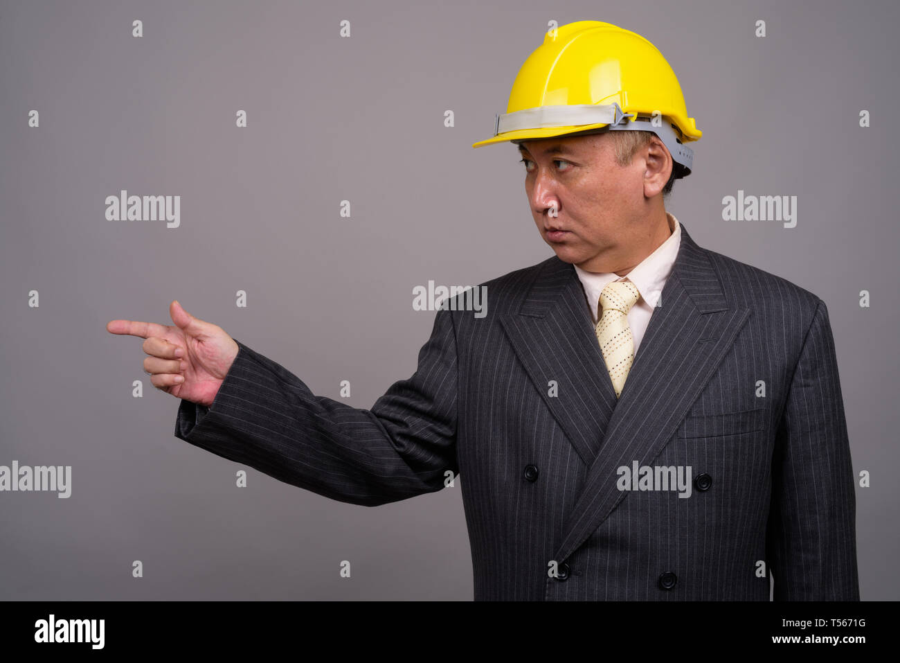 Japanese construction worker profile portrait hi-res stock photography ...