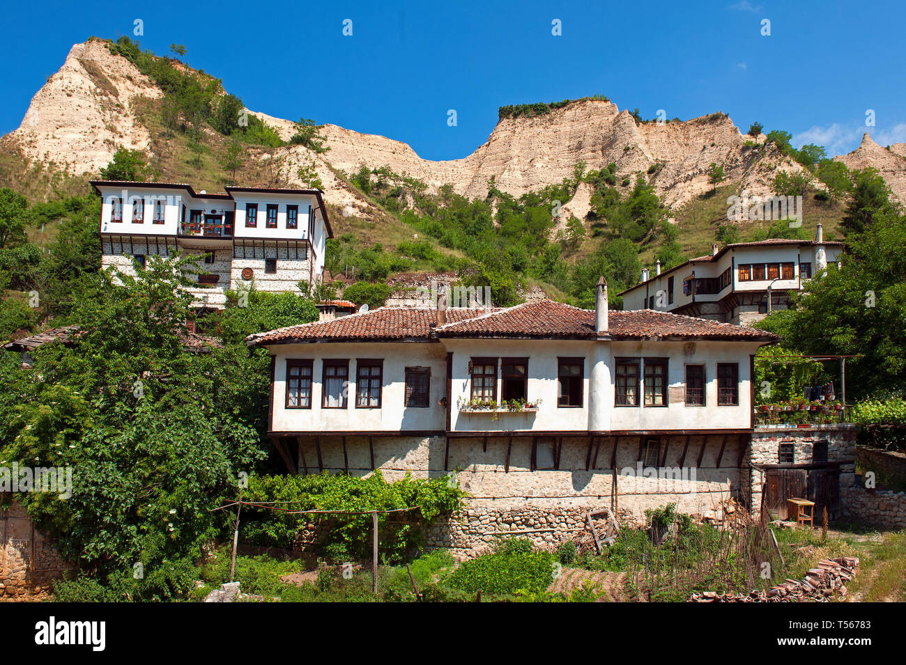 Melnik, the smallest Town in Bulgaria overlooked by the Melnik Earth ...