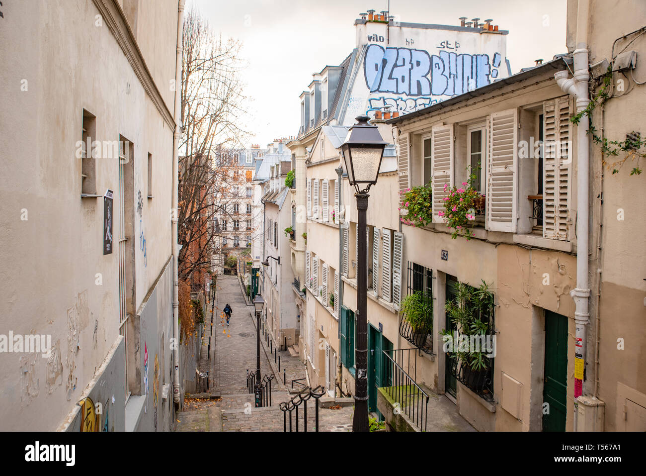 Vintage montmartre hi-res stock photography and images - Alamy