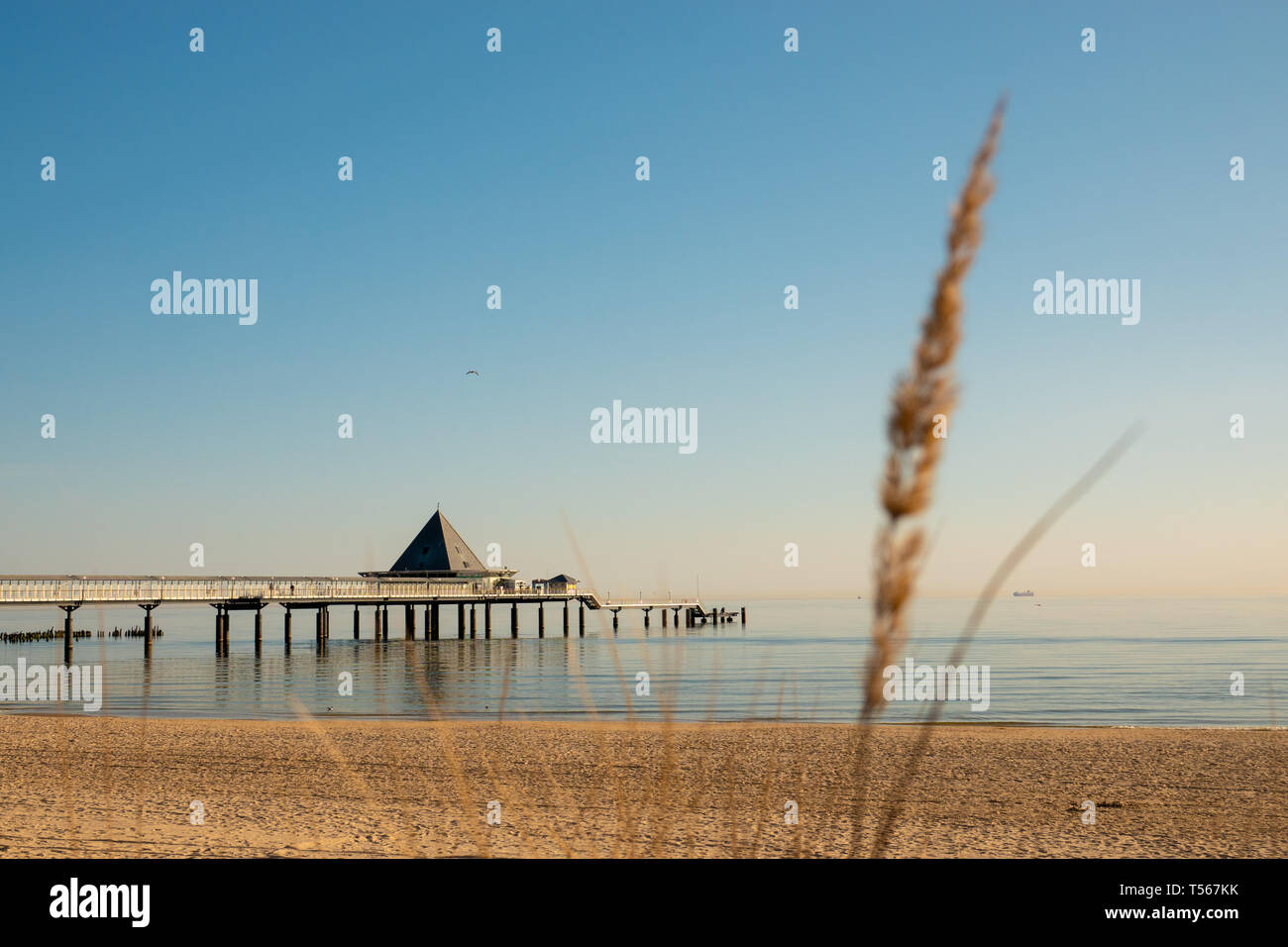 Pier in ahlbeck sunset hi-res stock photography and images - Alamy