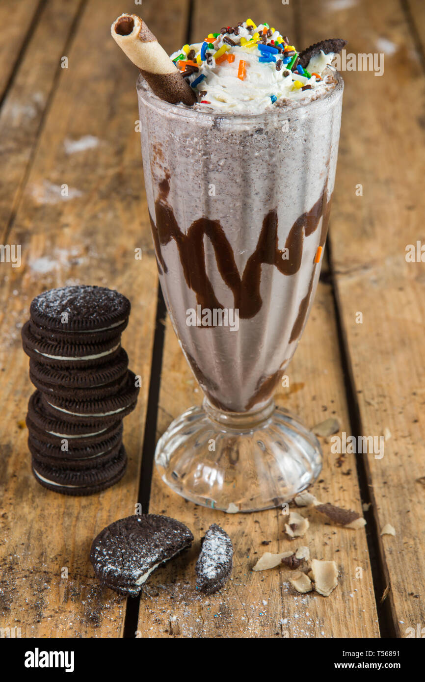 Oreos milk hi-res stock photography and images - Alamy