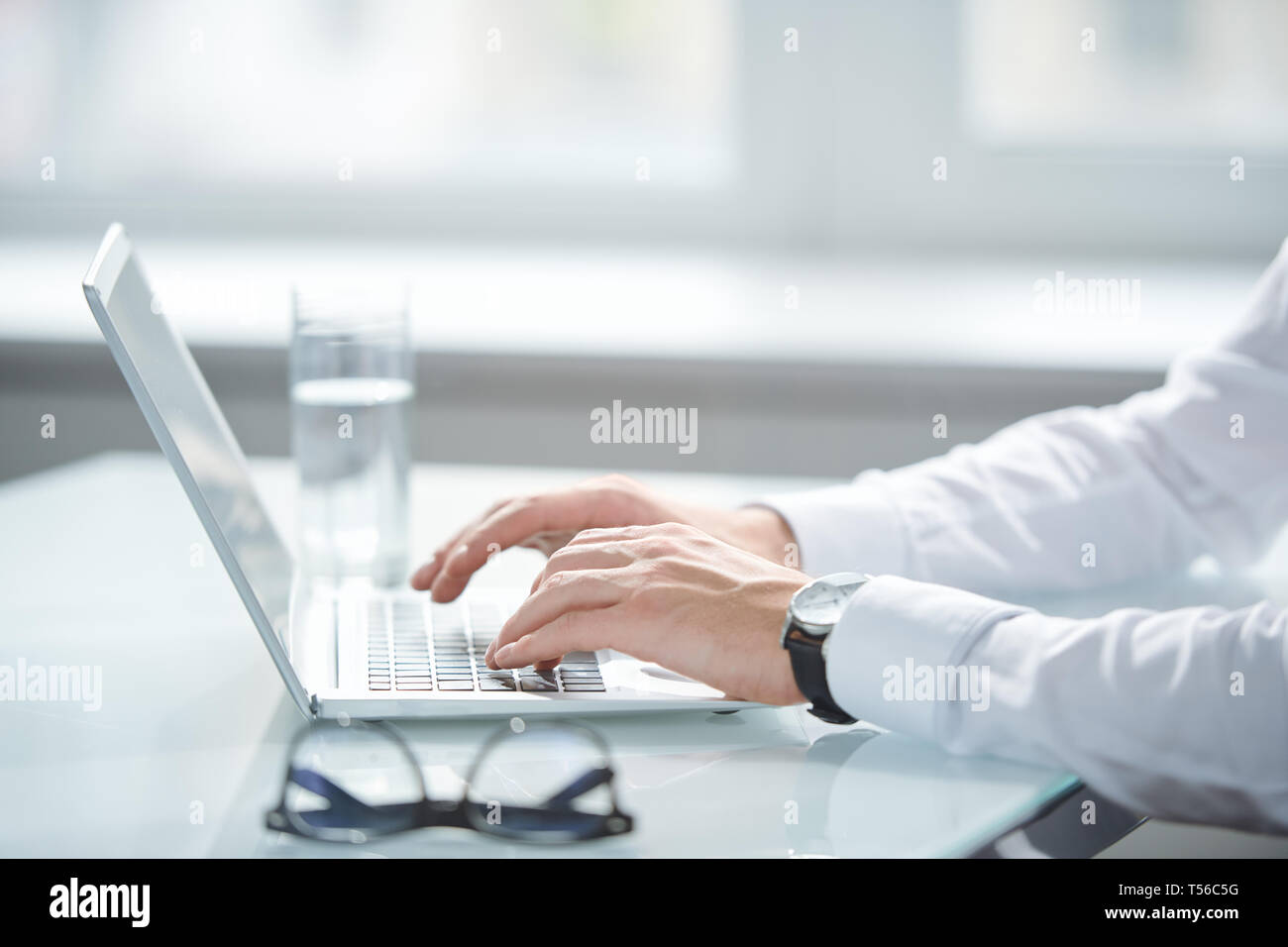 Typing keypad hi-res stock photography and images - Alamy