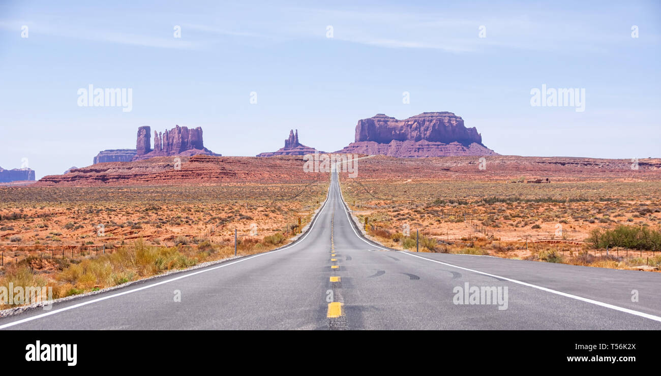 The road to Monument Valley in Utah, USA Stock Photo - Alamy