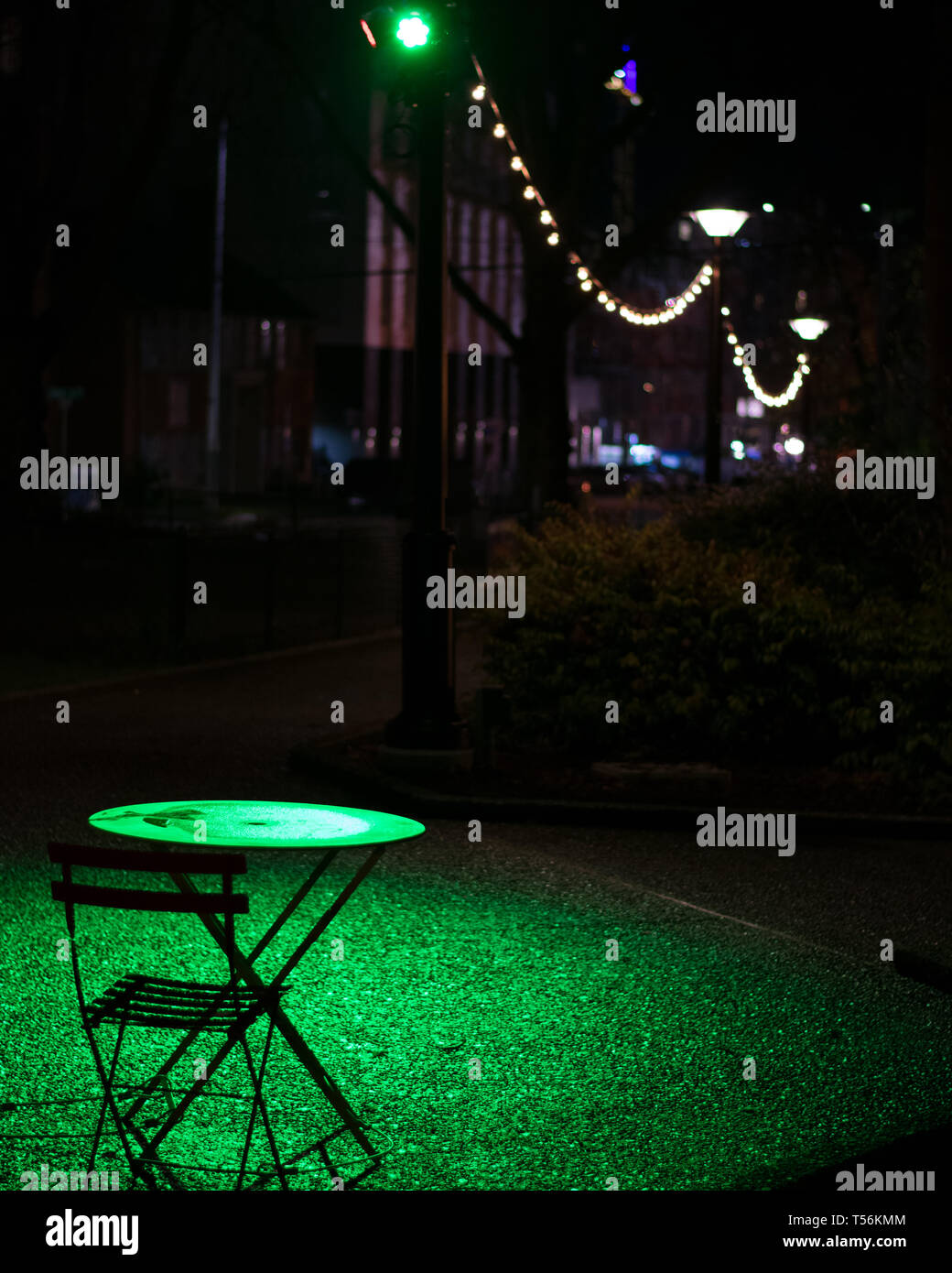 Spotlight cafe hi-res stock photography and images - Alamy