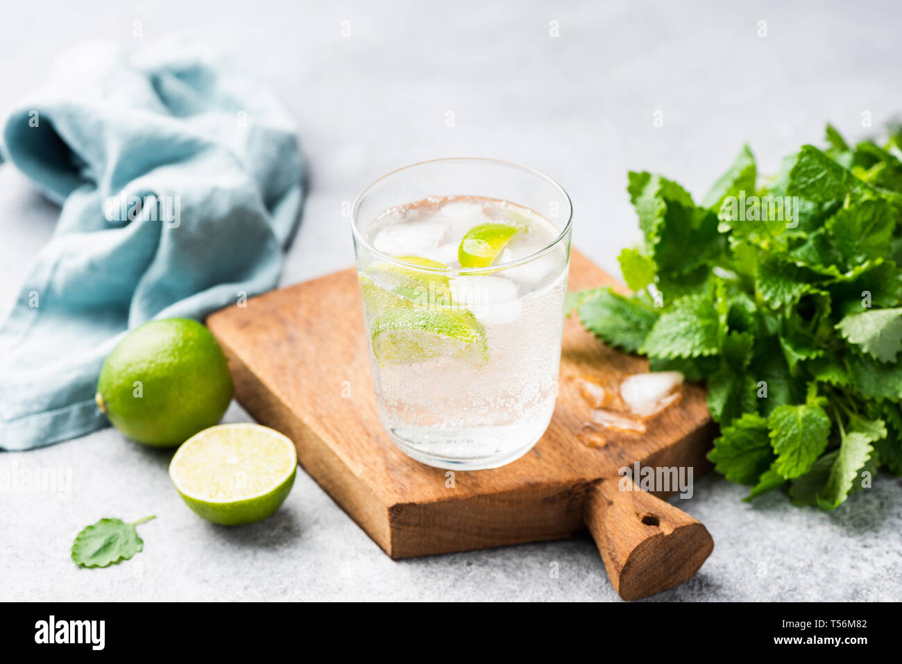 Lime sparkling water hi-res stock photography and images - Alamy
