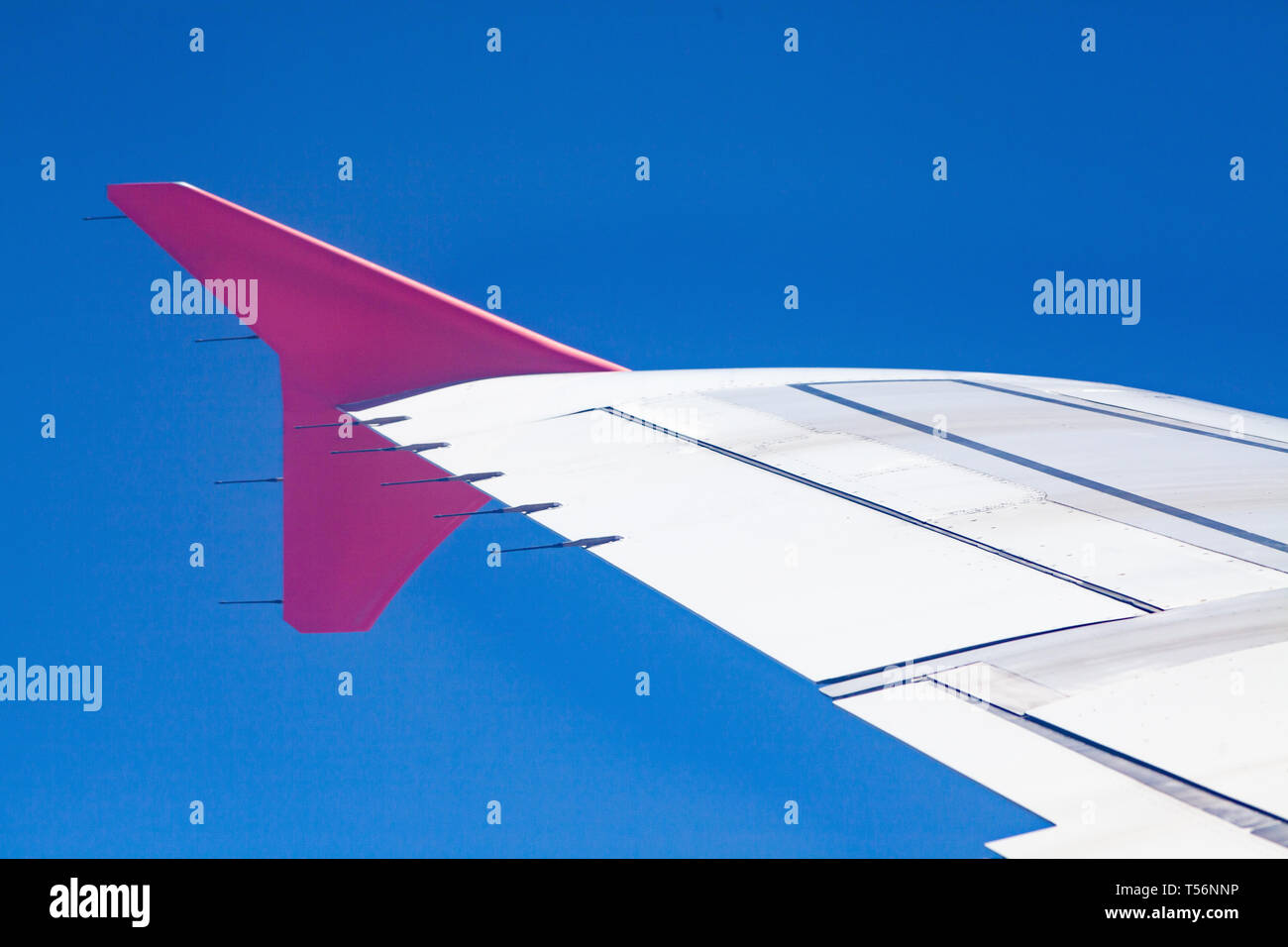 Pink airplane hi-res stock photography and images - Alamy