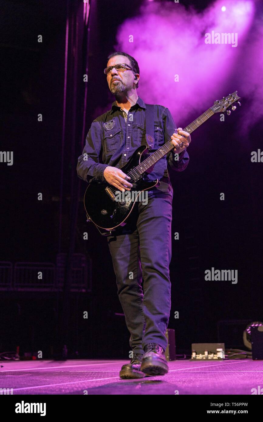 Godsmack entertainment hi-res stock photography and images - Alamy
