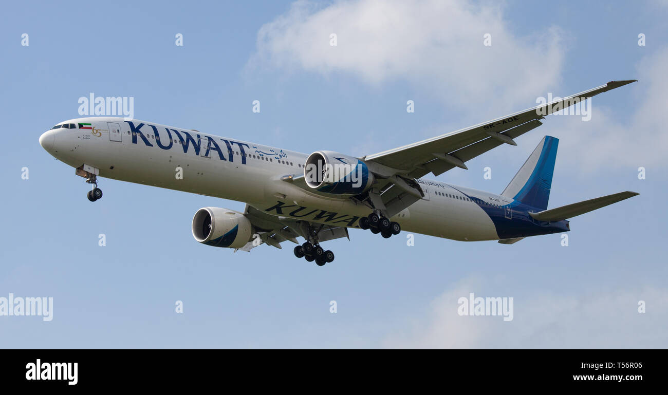 Kuwait airways b777 hi-res stock photography and images - Alamy