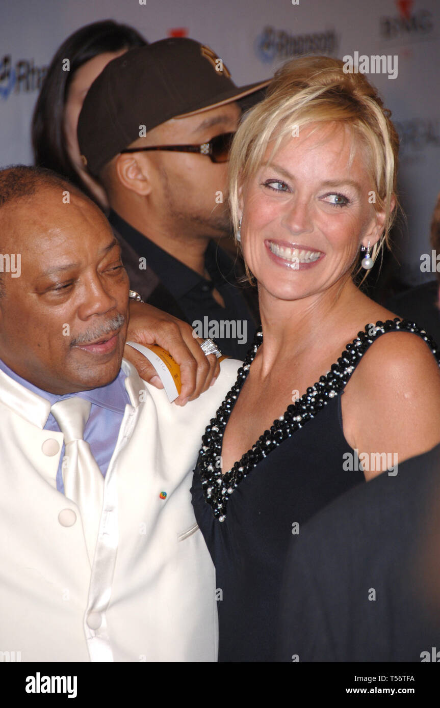 Quincy jones and sharon stone hi-res stock photography and images - Alamy