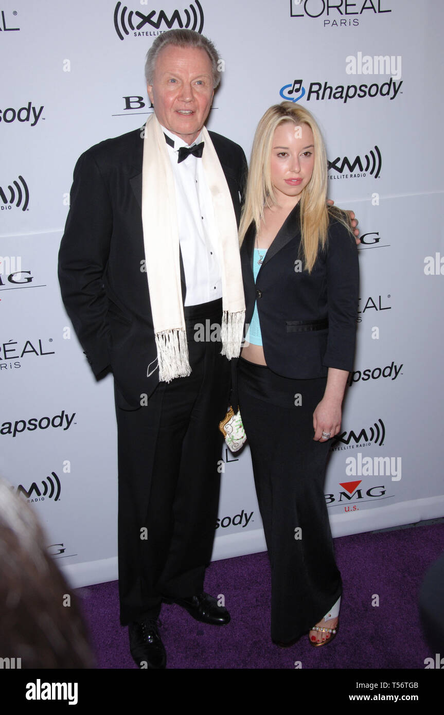 LOS ANGELES, CA. February 07, 2006: JON VOIGHT & SKYLER SHAYE at music ...