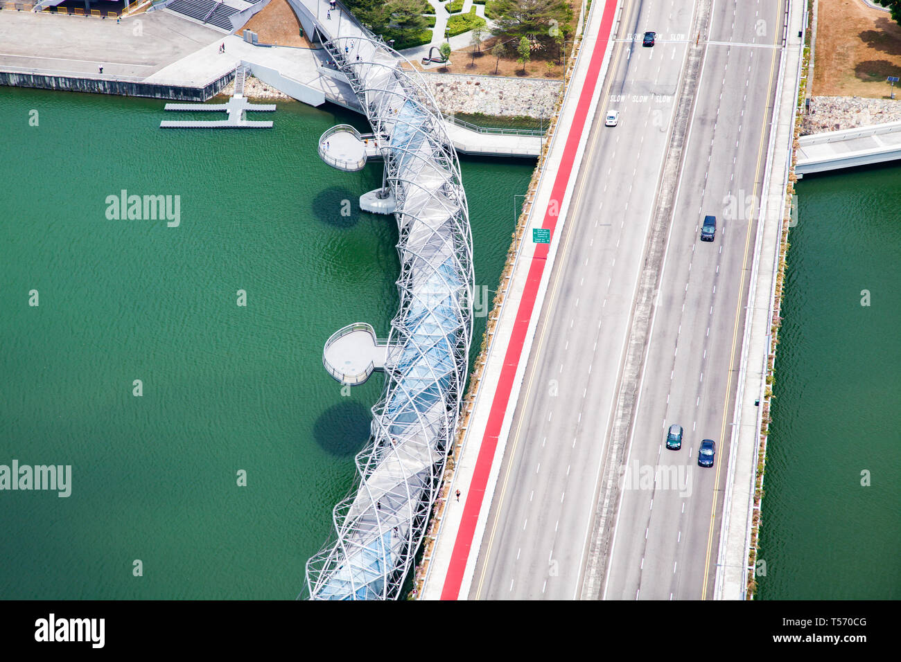aerial view of Helix bridge and traffic Singapore Stock Photo - Alamy