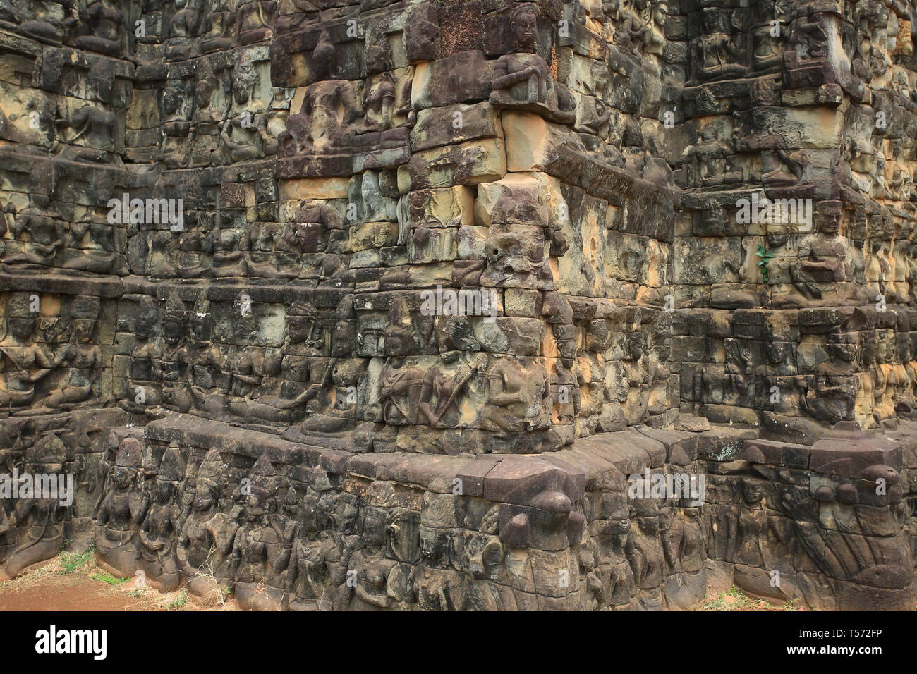 angkor wat wall stone sculpture Stock Photo - Alamy