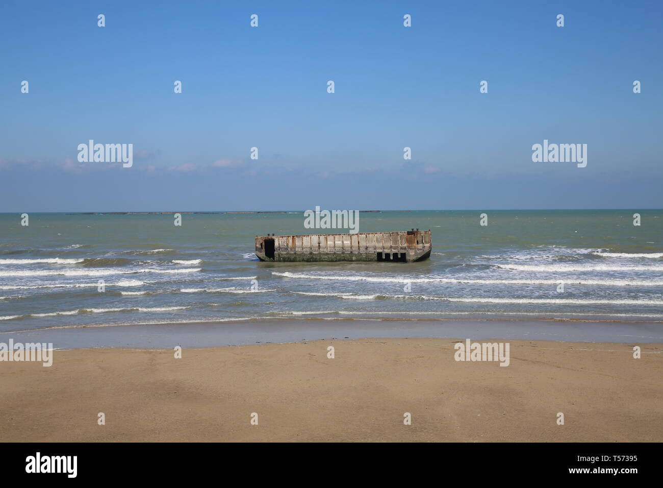 Artificial harbour hi-res stock photography and images - Alamy