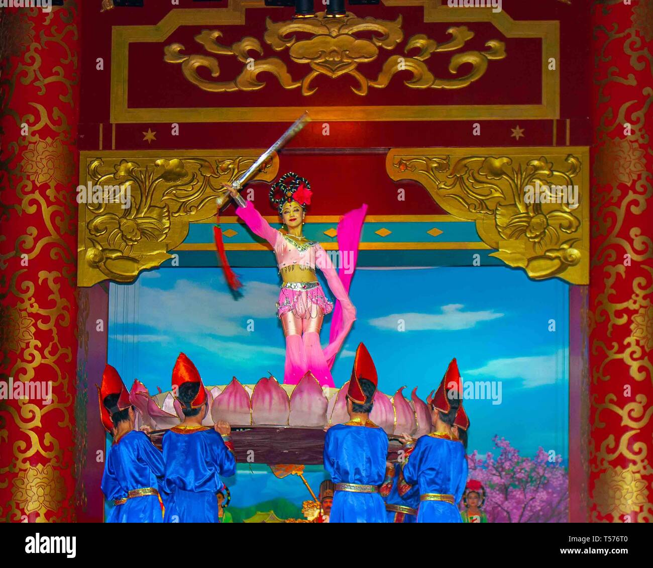 Tang dynasty music and dance show hi-res stock photography and images ...