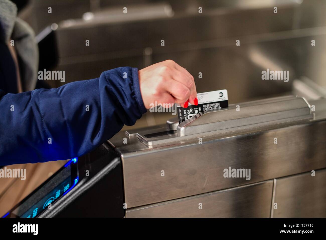 Metrocard hi-res stock photography and images - Alamy