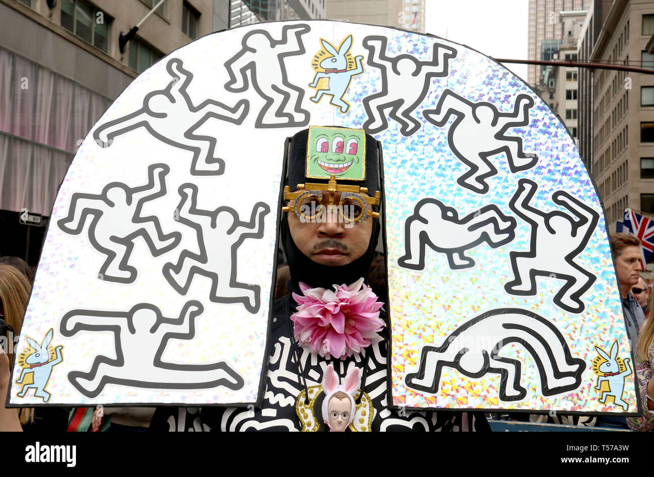 April 21, 2019 - New York City, New York, U.S. - A parade goer wears an ...