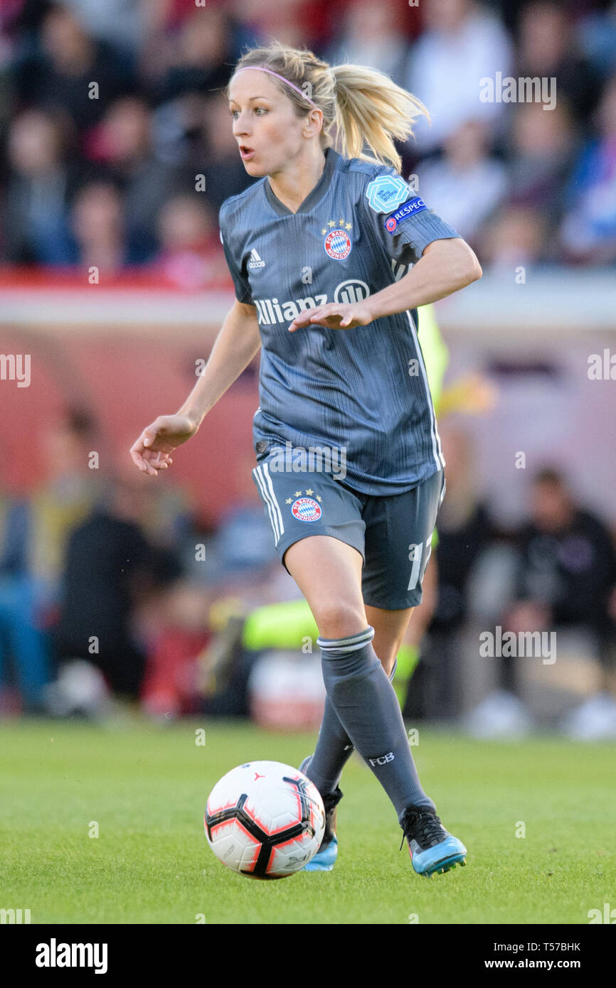 21 April 2019, Bavaria, München: Football, women: Champions League ...