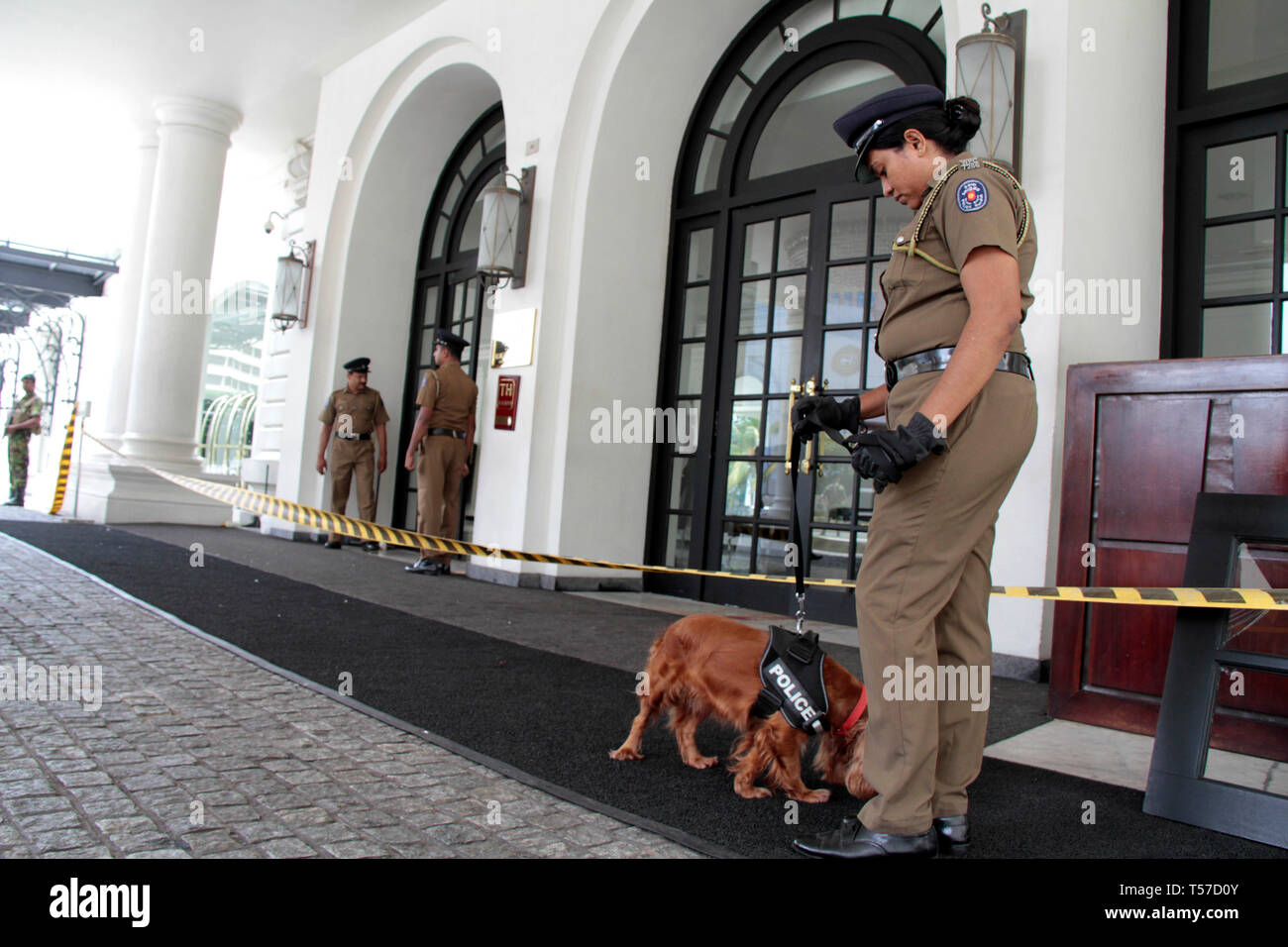 Colombo police hi-res stock photography and images - Alamy