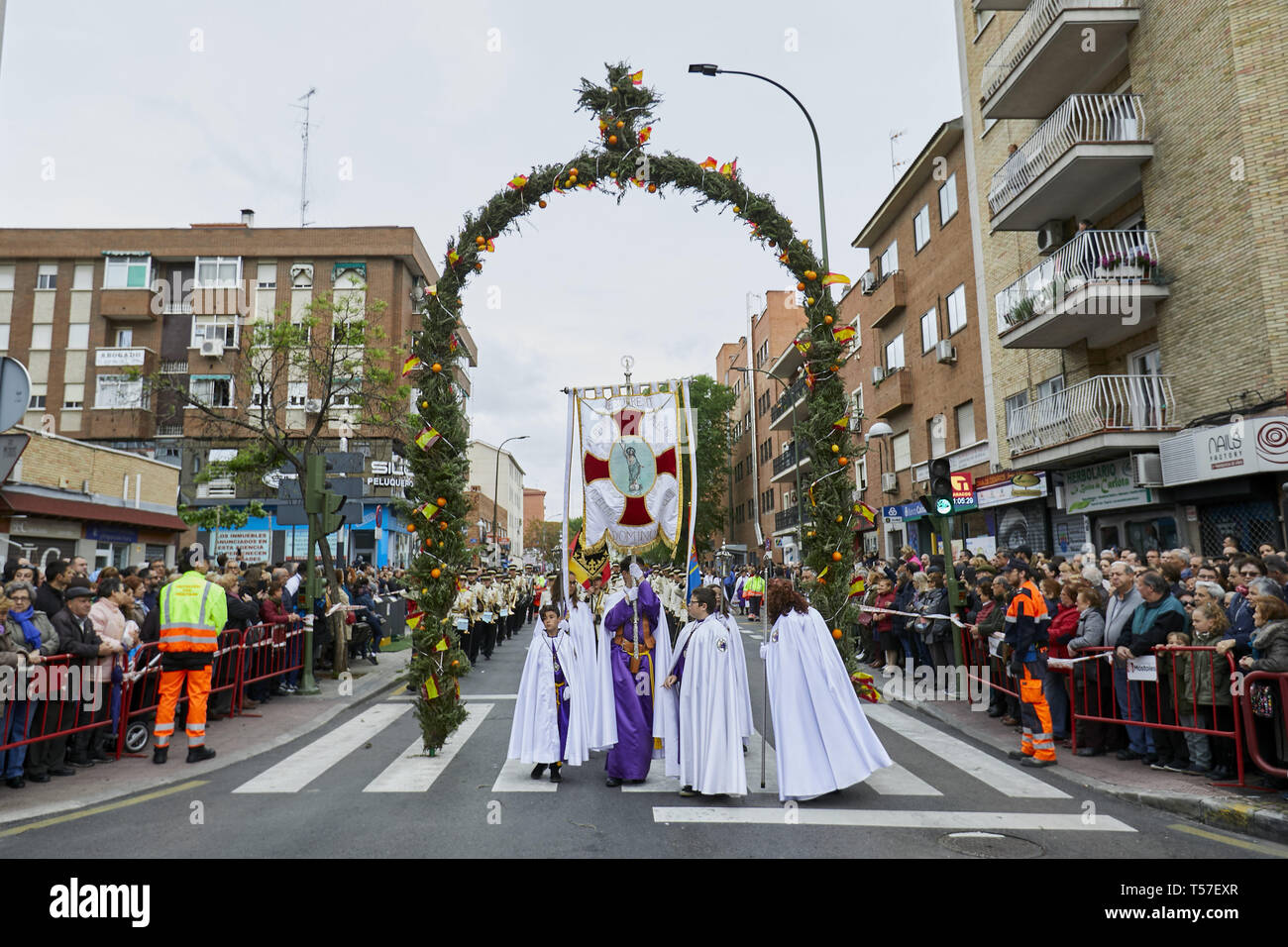 Mostoles, Madrid, Spain. 21st Apr, 2019. Believers seen crossing a ...