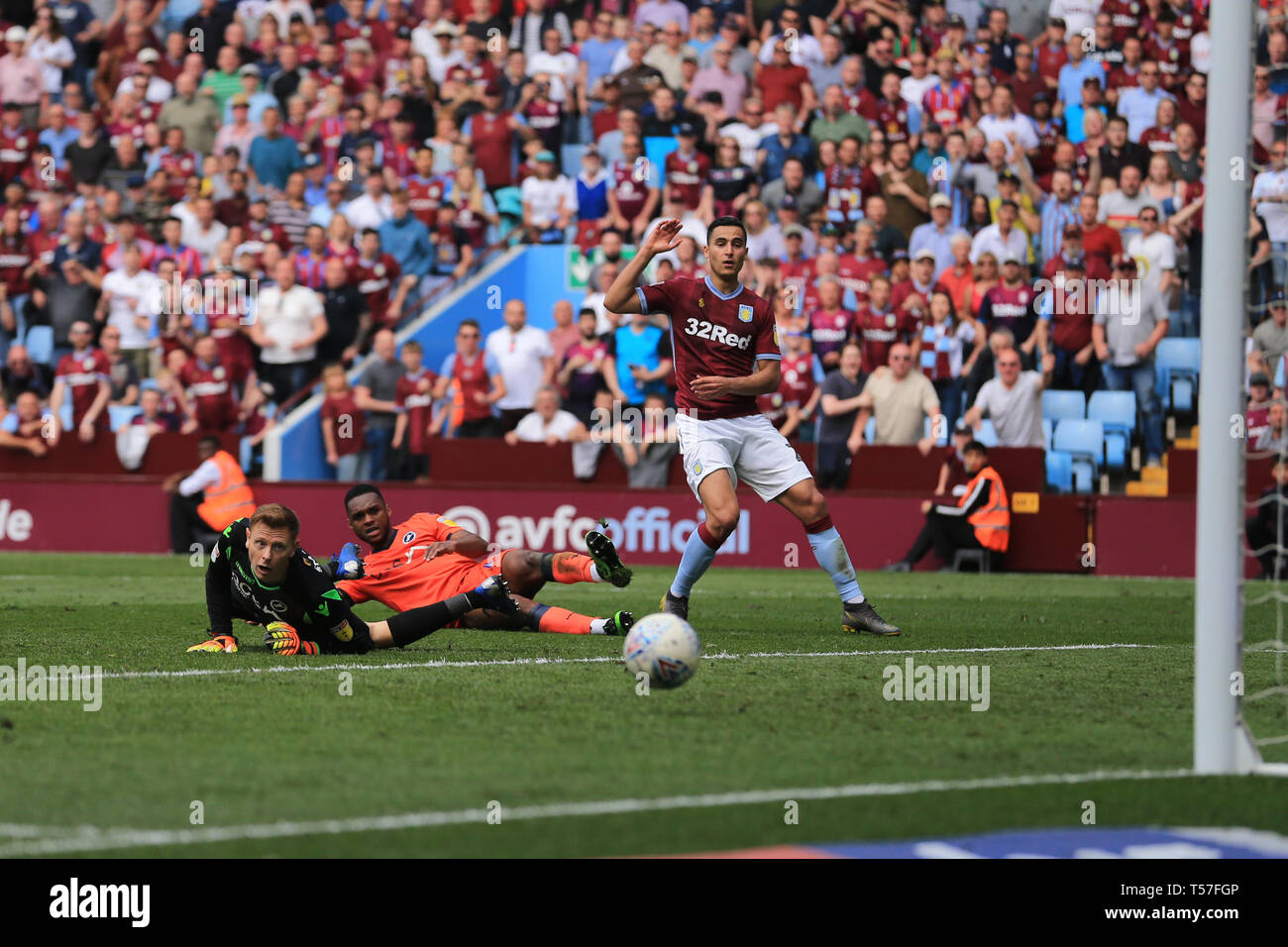 Only to miss the open goal hi-res stock photography and images - Alamy