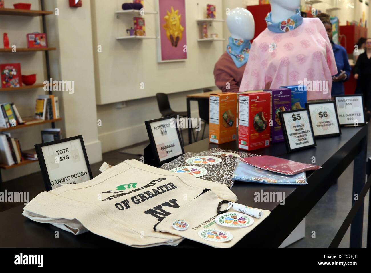 Girl scout cookie sales hi-res stock photography and images - Alamy