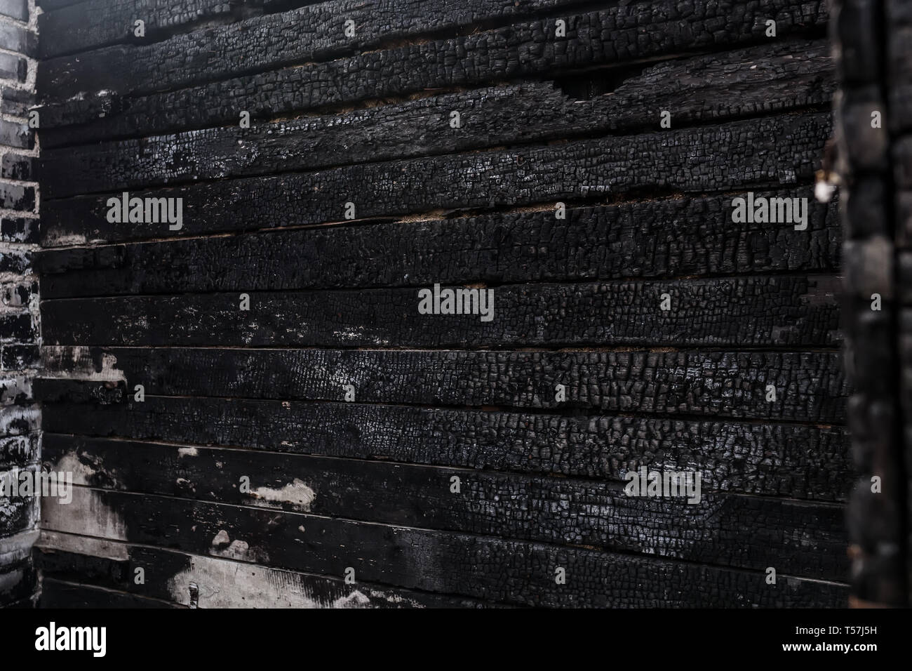 Burned down abandoned home hi-res stock photography and images - Alamy