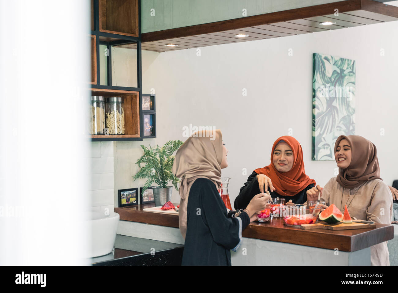 Fasting break hi-res stock photography and images - Alamy