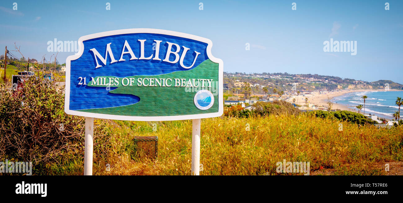 Welcome to Malibu sign at the PCH - MALIBU, USA - MARCH 29, 2019 Stock ...