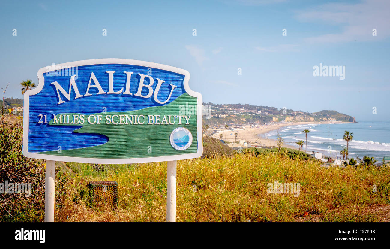 Welcome to Malibu sign at the PCH - MALIBU, USA - MARCH 29, 2019 Stock ...