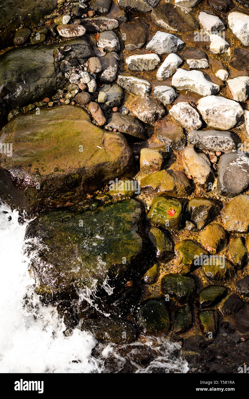 Japan river stone hi-res stock photography and images - Alamy