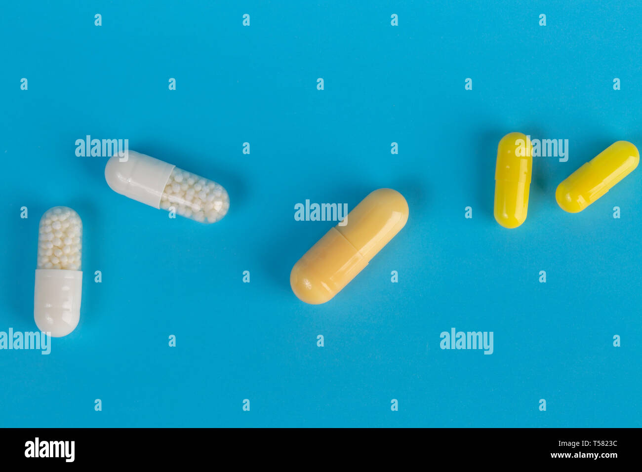Various medicinal tablets and capsules Stock Photo - Alamy