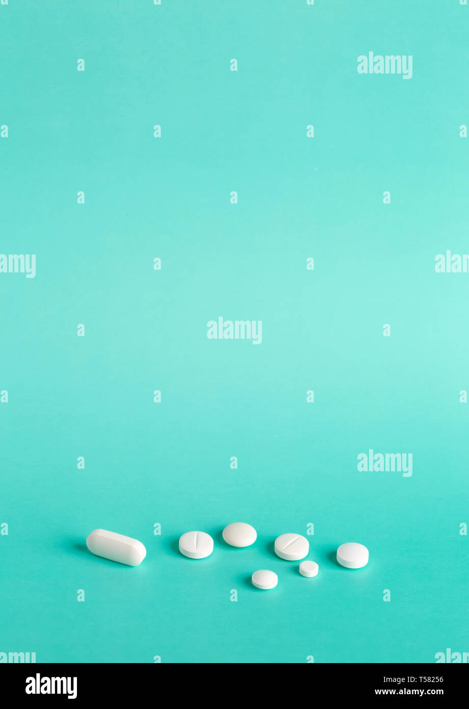 Various medicinal tablets and capsules Stock Photo - Alamy