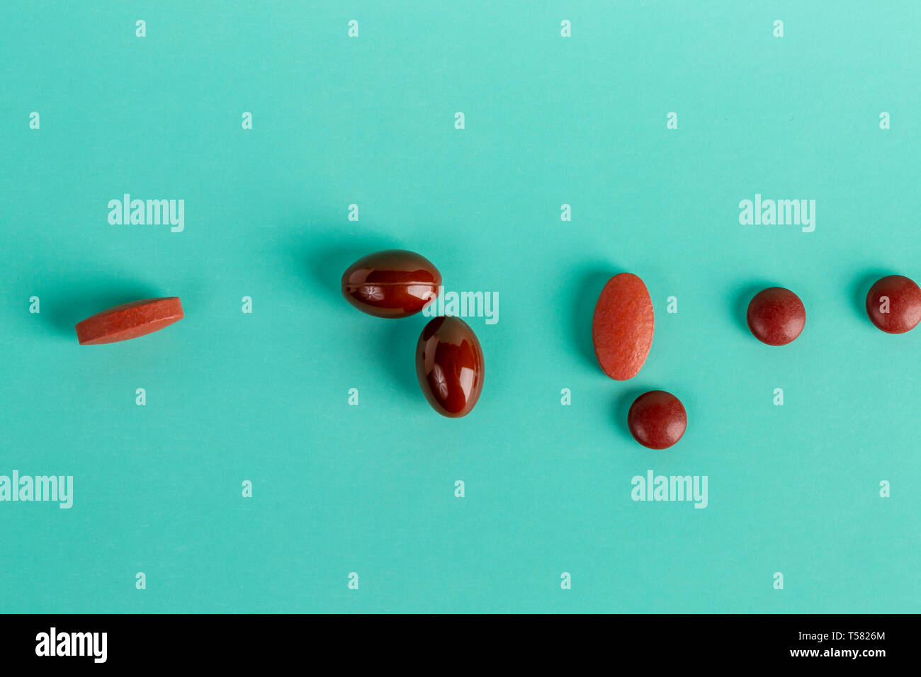 Various medicinal tablets and capsules Stock Photo - Alamy