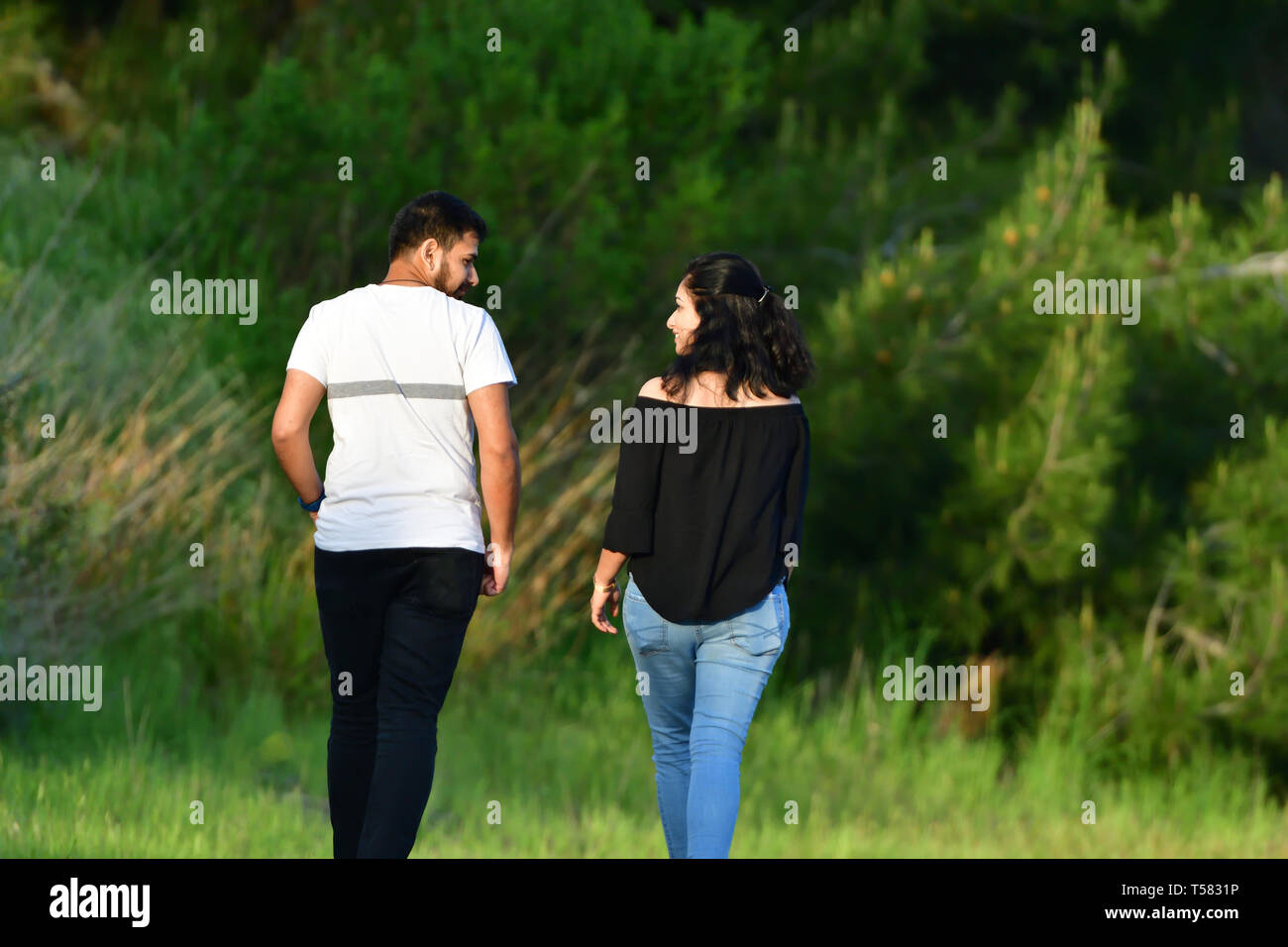 Couple evening stroll hi-res stock photography and images - Alamy