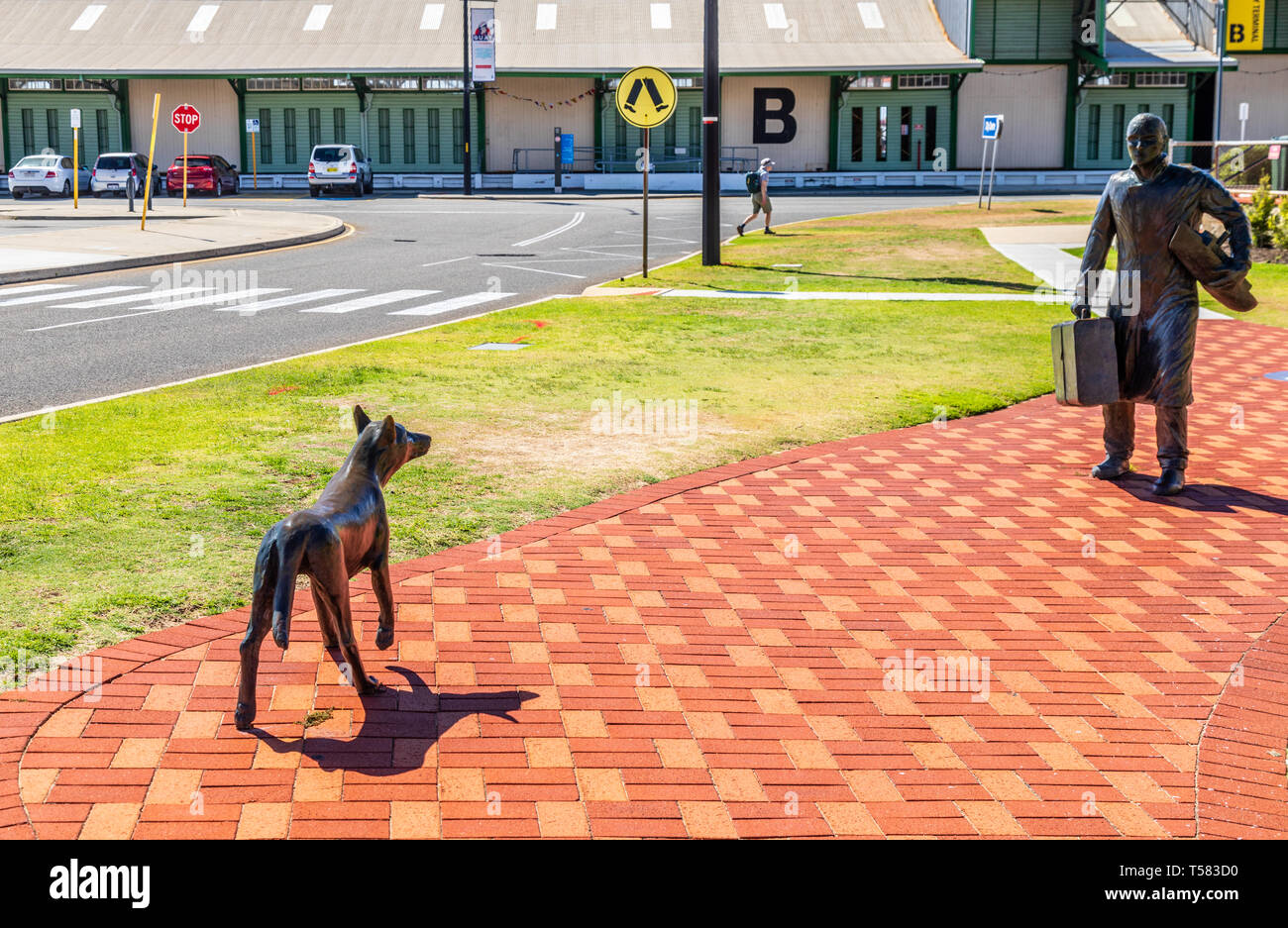 Man and dog statue hi-res stock photography and images - Alamy