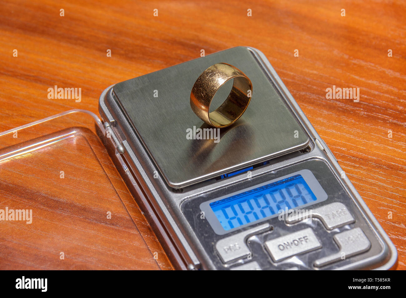 Weigh scales hi-res stock photography and images - Alamy