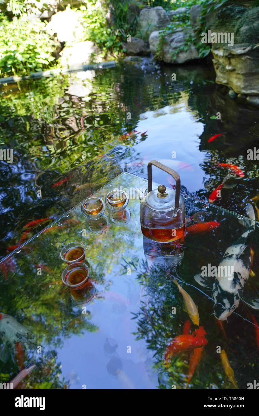 Teapot in pond hi-res stock photography and images - Alamy