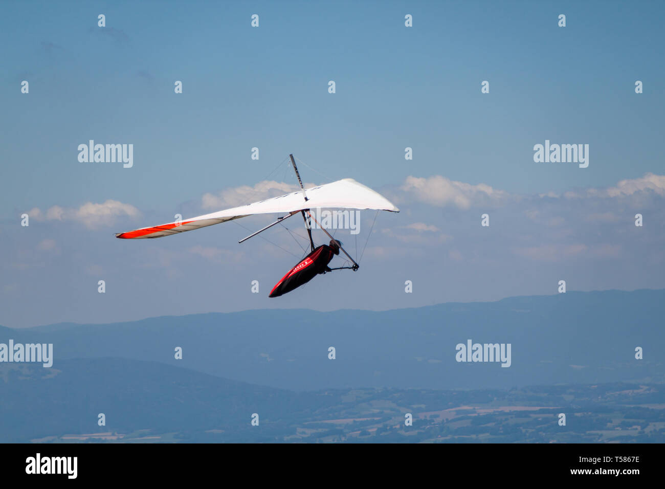 Hand gliding hi-res stock photography and images - Alamy