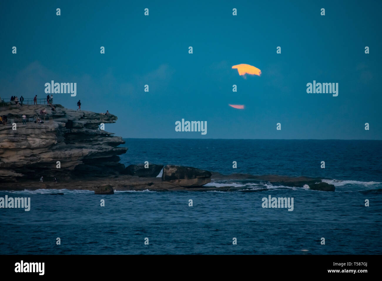 Full Moon Rising over Bondi Beach, Sydney, Australia Stock Photo - Alamy