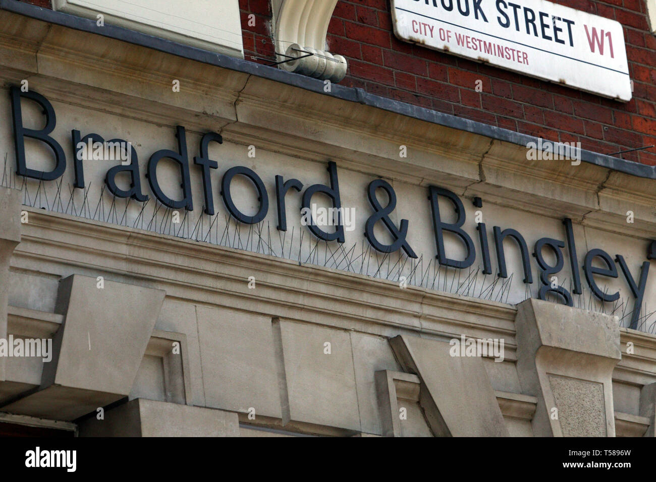 Bradford and bingley logo hi-res stock photography and images - Alamy